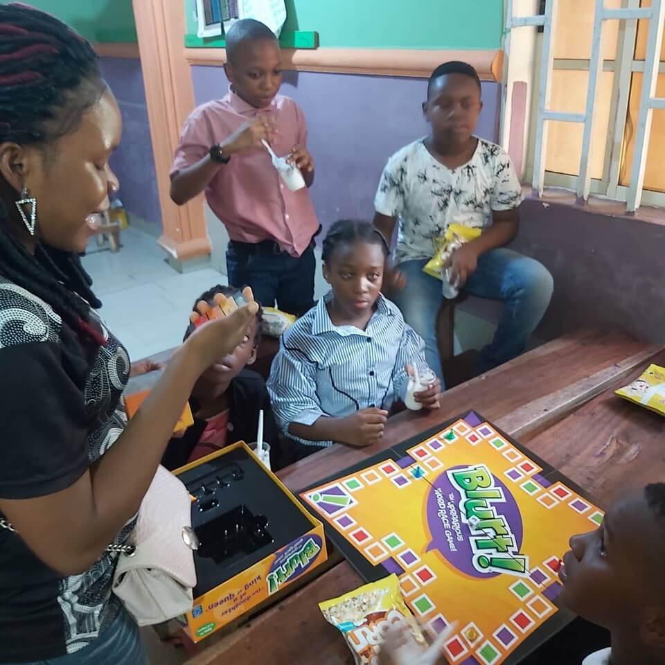 BLURT Game Rules - How To Play BLURT