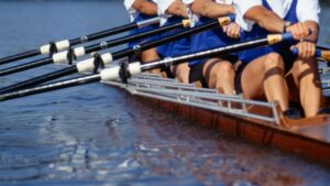 DIFFERENCE BETWEEN ROWING AND CANOEING - Game Rules