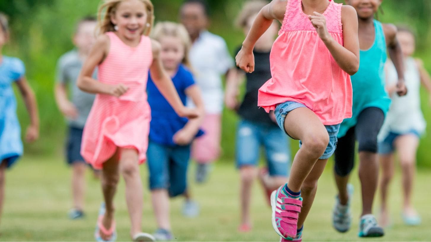 25 GAMES FOR LARGE GROUPS FOR 20+ PLAYERS - Game Rules Game Rules