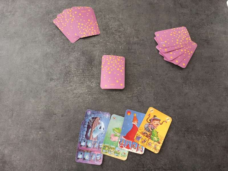 HAPPY FAMILIES - Learn How To Play With GamesRules.com