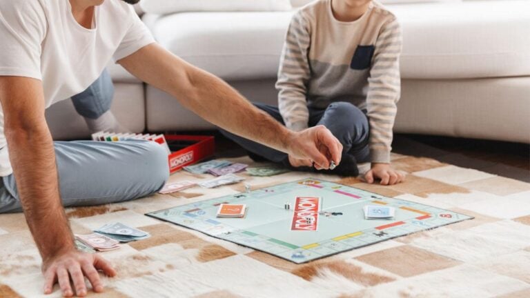 MONOPOLY Board Game Rules - How to play Monopoly