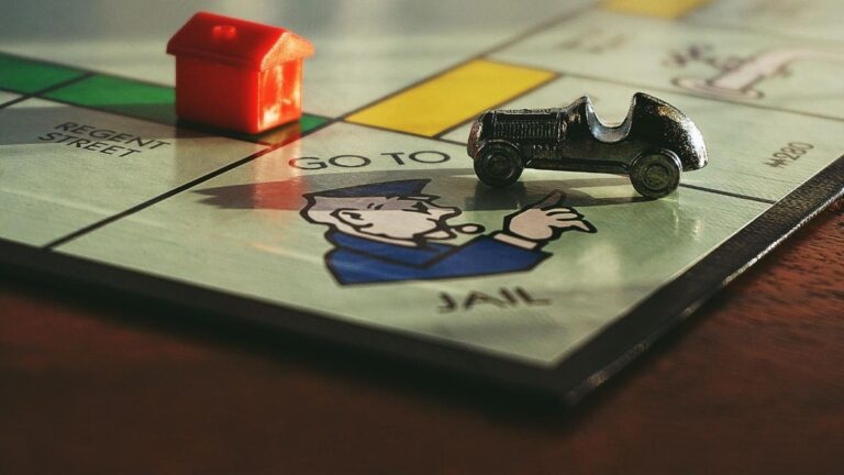 MONOPOLY Board Game Rules - How to play Monopoly