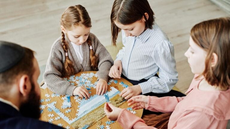 30 Rainy Day Games for Everyone to Enjoy - Game Rules