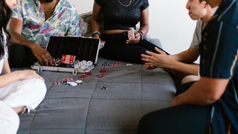 STRIP POKER Game Rules - How to Play Strip Poker